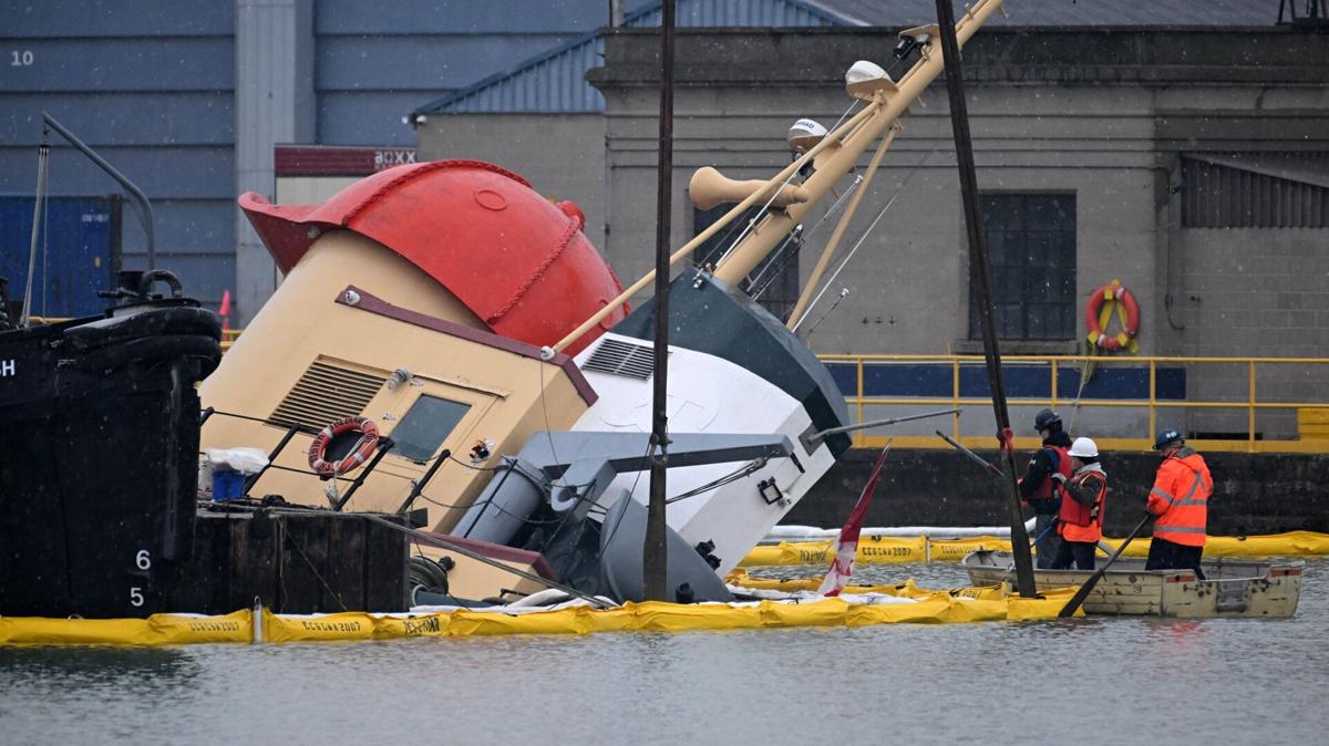 Tugboat Theodore Too partially sinks in Niagara drydock
