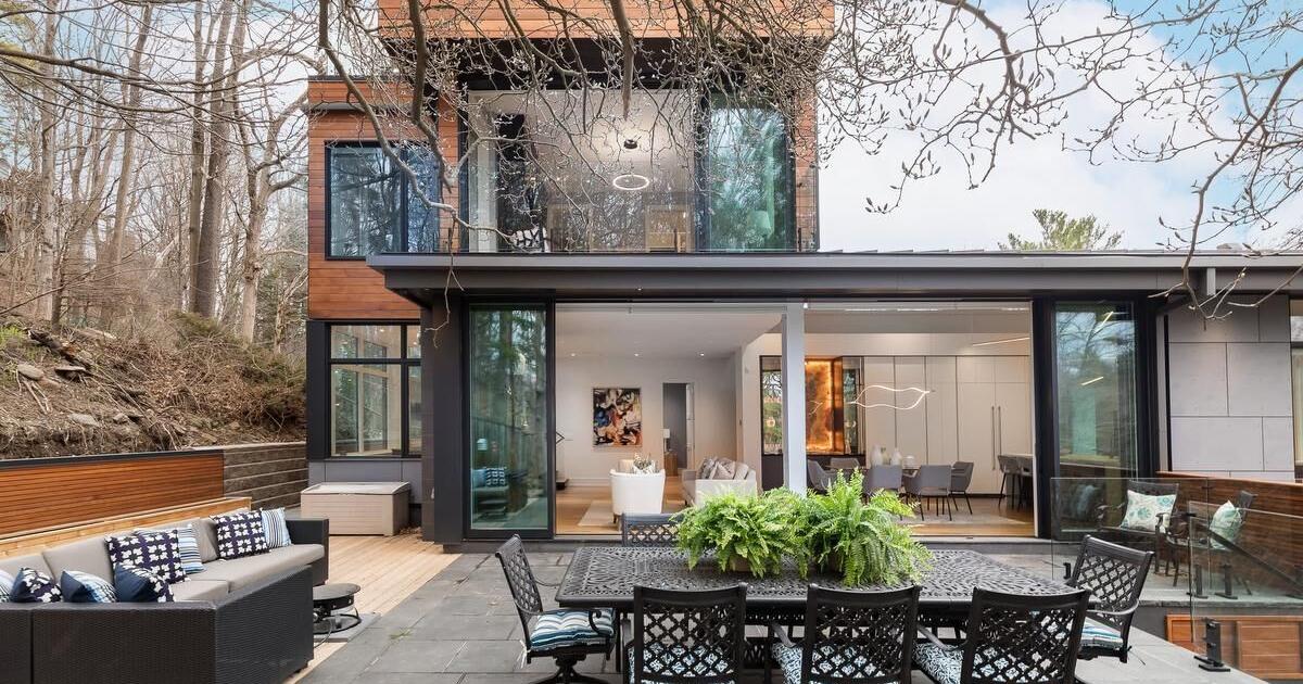 This $4 million residence on the Don Valley trail makes the most of its ...