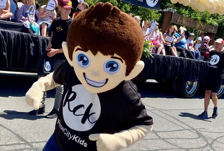 Welland Rose Festival proves everyone still loves a parade