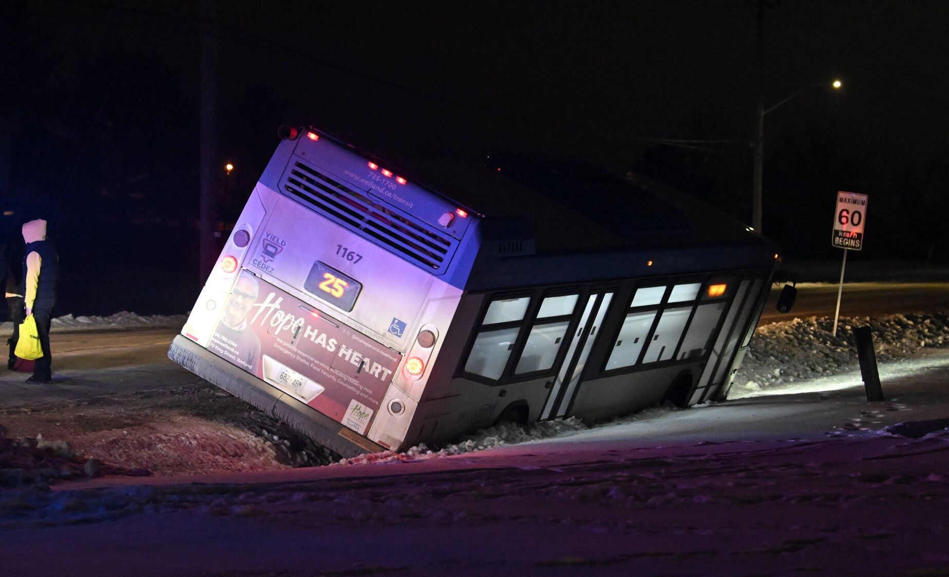 No one injured after Niagara Transit bus enters ditch