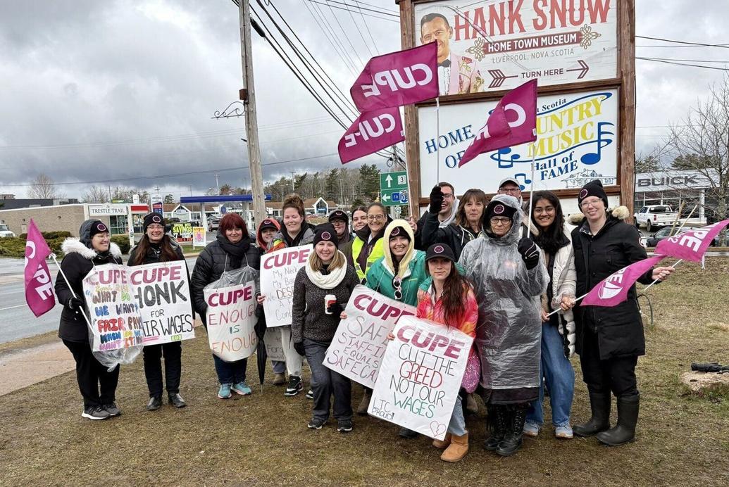Workers return to South Shore long-term care homes as deal reached