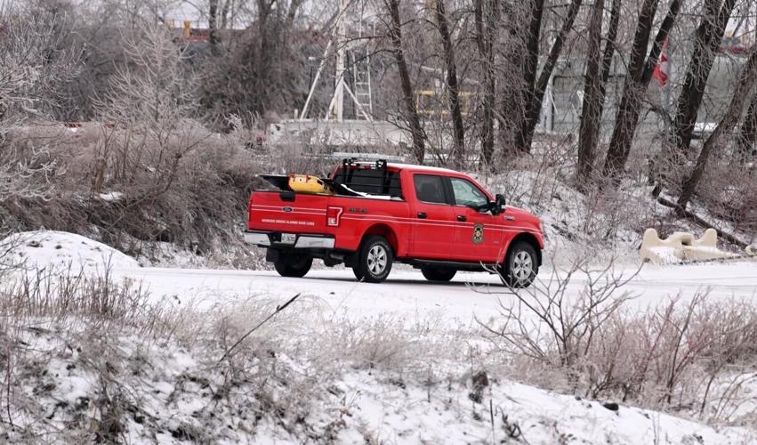 Port Colborne firefighters rescue man from ship after fall