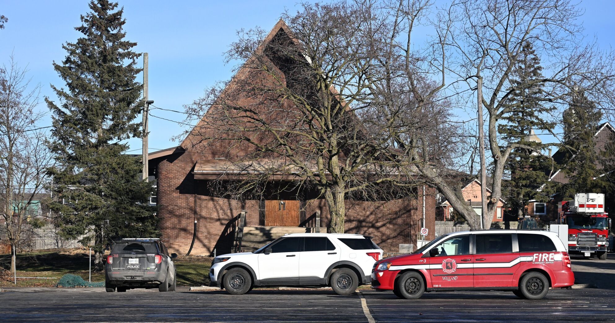 Welland firefighters help police at shooting scene