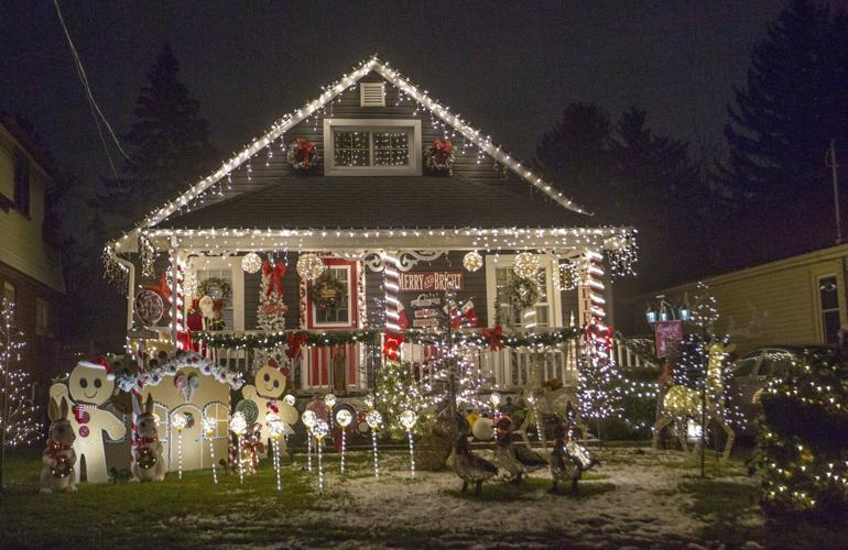 Colourful Christmas displays light up Niagara