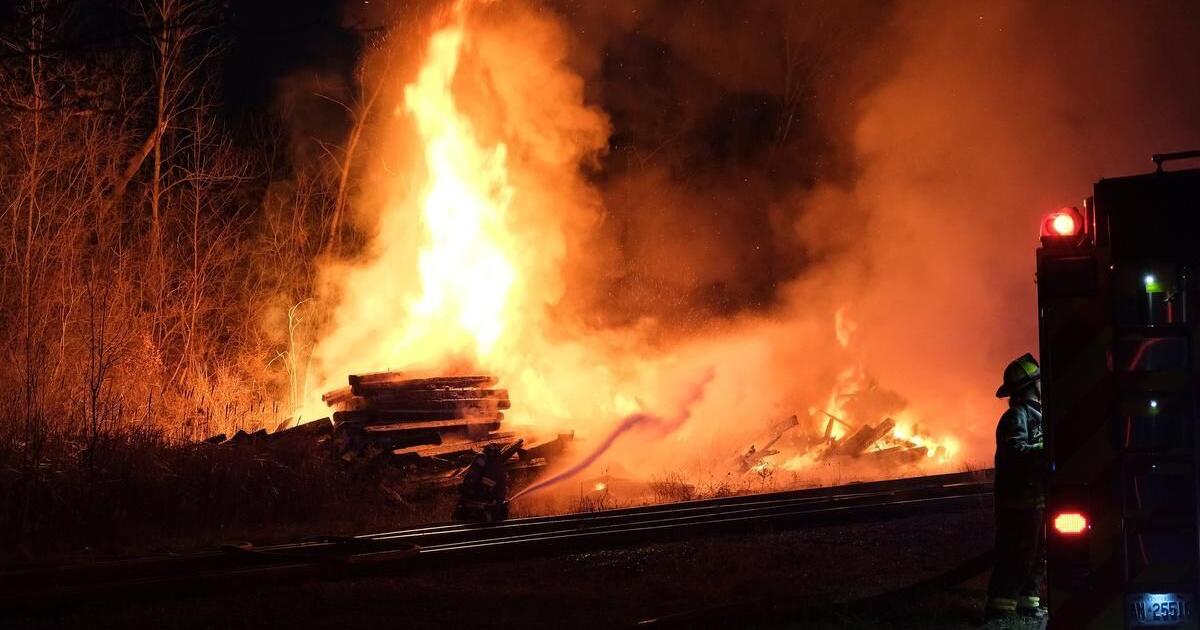 Railroad ties set on fire in Port Colborne