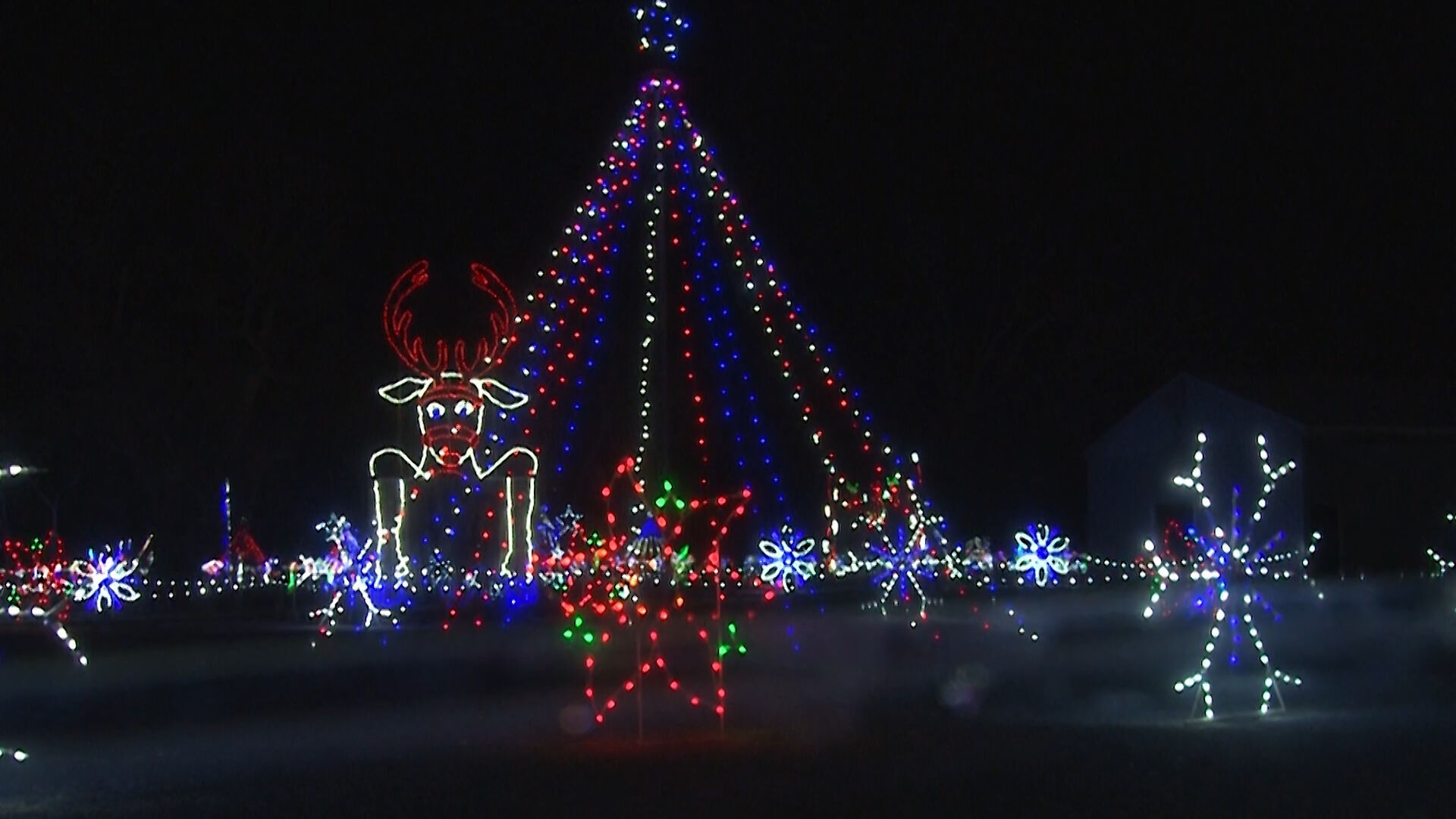Twinkle Town display opens at Bradley Farms | Local | weny.com