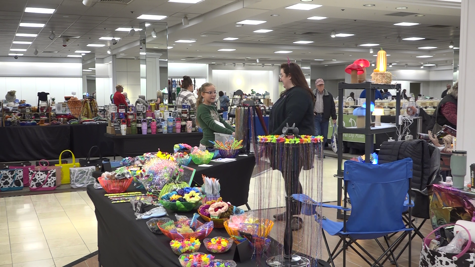 Local artists gather at Arnot Mall for holiday craft fair | News | weny.com