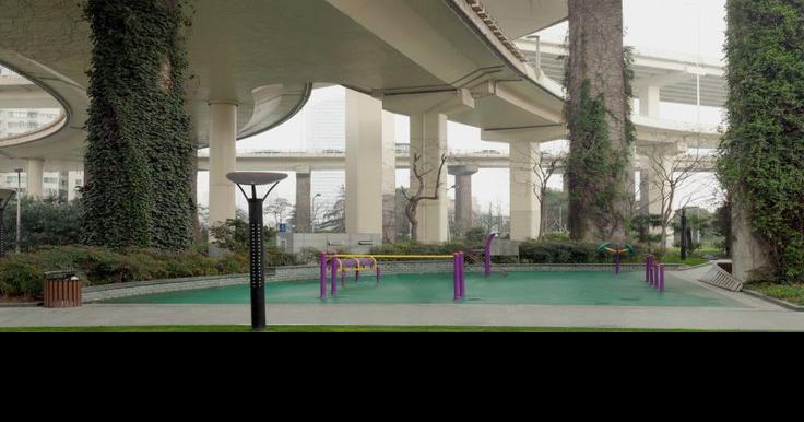 Freeway artist talks transforming transportation through art ...