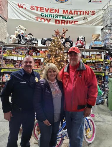 Tolleson PD brings Christmas joy | News | westvalleyview.com