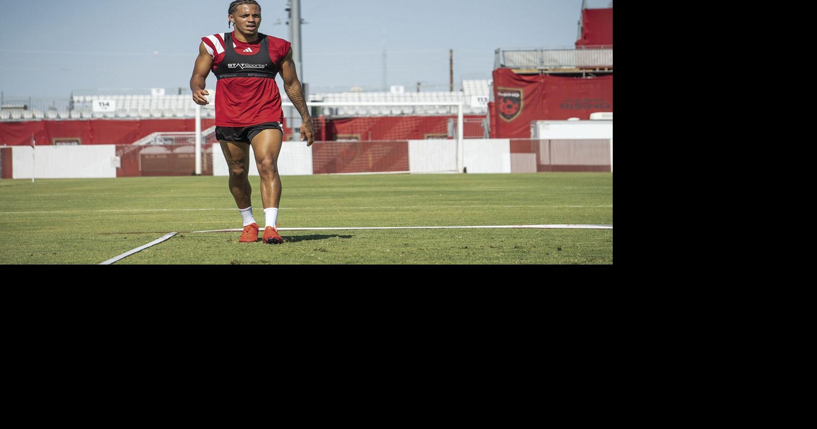 Darius Johnson having fun with Rising | Sports | westvalleyview.com