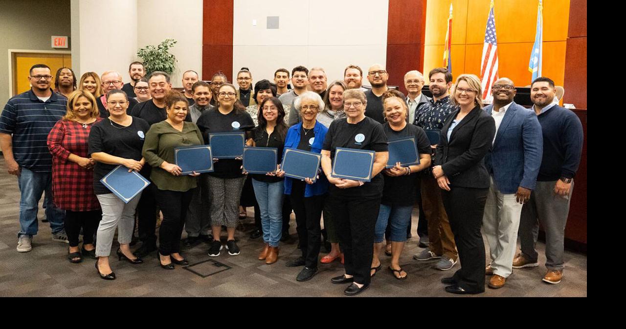 Avondale City Council honors ACLA grads | News | westvalleyview.com