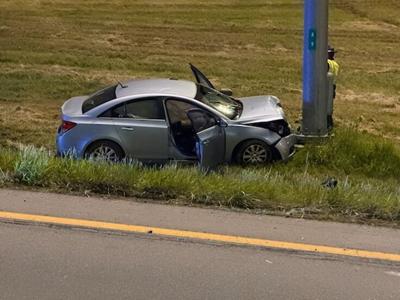 One hurt as car crashes into pole on 680 ramp in Austintown ...