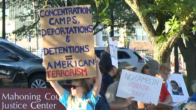 Advocates call for end to ICE detention in Youngstown | Youngstown News ...