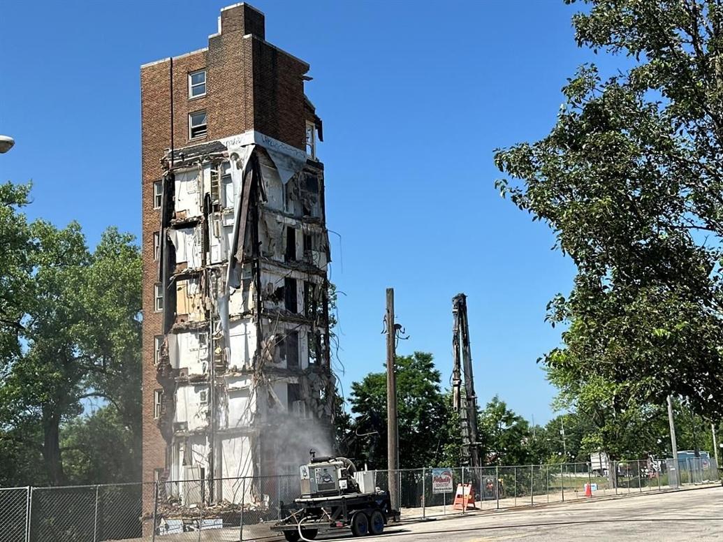 Demolition continues at Reeves Building in Warren, elevator shaft ...
