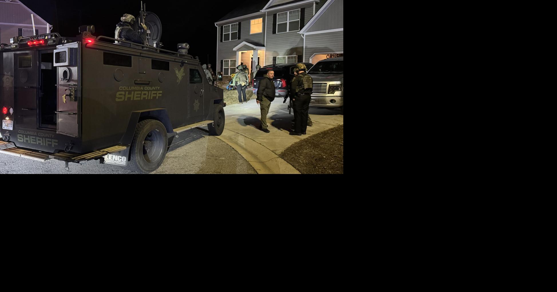 Suspect dead after self‑inflicted gunshot following overnight SWAT ...