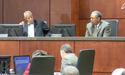 Commission votes to exempt Mayor Davis’ vehicle from having decal ...