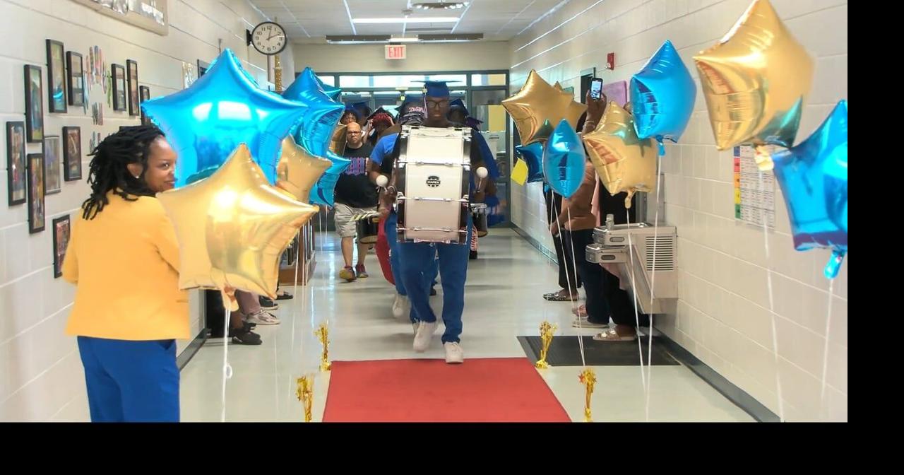 Warren Road Elementary hosts Senior Walk to celebrate graduating class ...