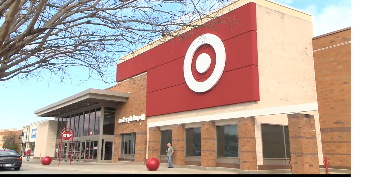 Retailers offering clearance sales following holidays | News | wfxg.com