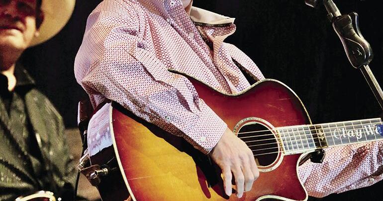 Clay Walker is all smiles | Around Town | wickenburgsun.com
