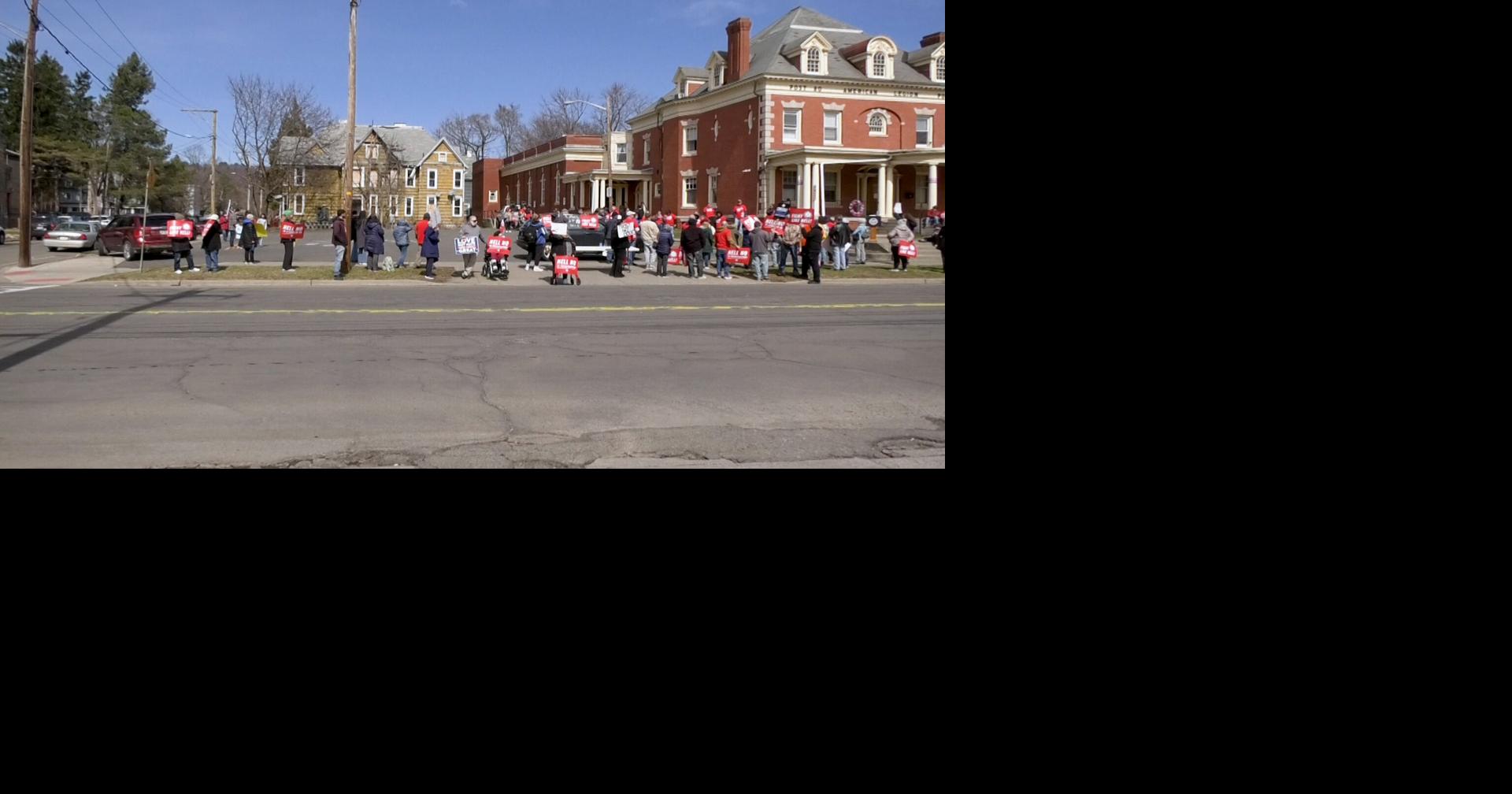 Mail Workers Protest Against Privatization of USPS | News | wicz.com