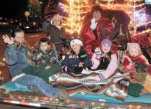 Gallery: Williams APS Parade of Lights | Photo Galleries | williamsnews.com