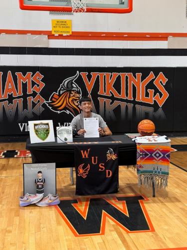 Nickoli Cody signs letter of intent to play basketball at Scottsdale ...