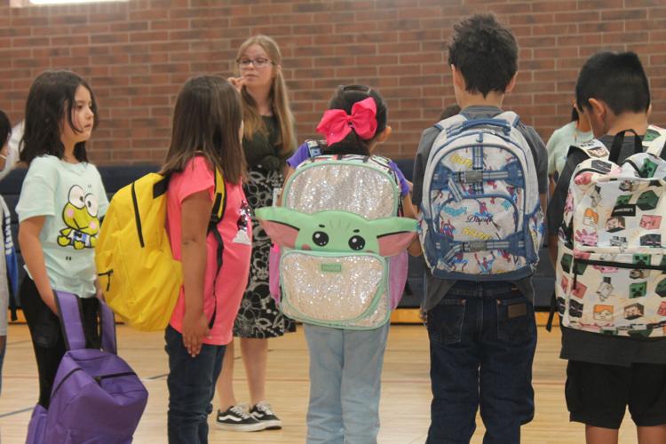Leupp Elementary School First Day | Photo Galleries | williamsnews.com
