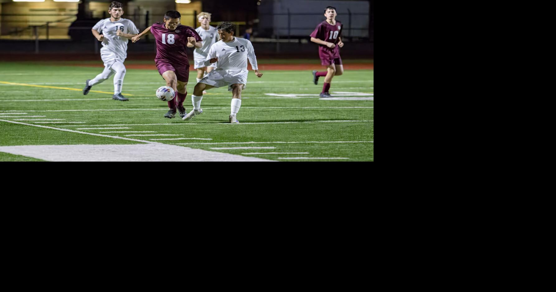 Williams faces Winslow in soccer showdown | | williamsnews.com