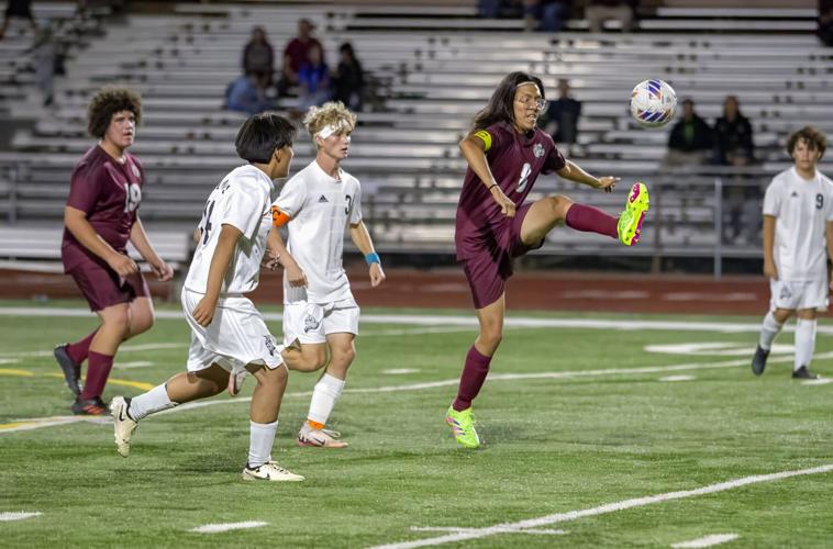 Williams faces Winslow in soccer showdown | Sports | williamsnews.com