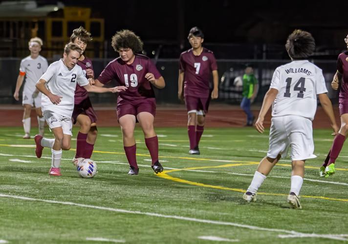 Williams faces Winslow in soccer showdown | | williamsnews.com