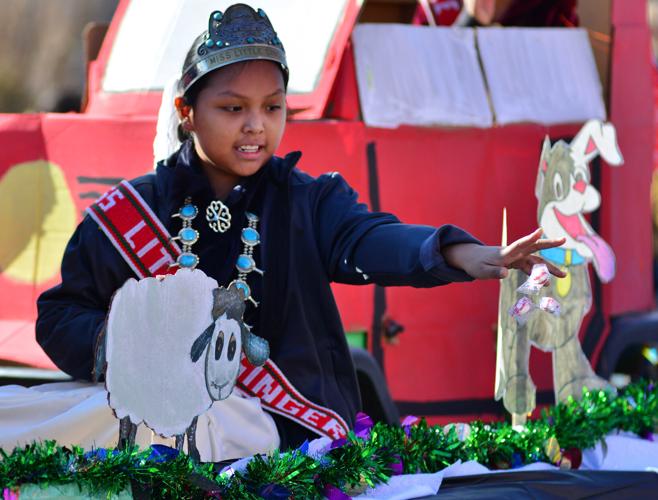 Winslow Christmas Parade 2019 | Photo Galleries | williamsnews.com