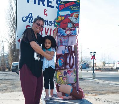 Giant stocking drawing Dec. 22 | Features | williamsnews.com