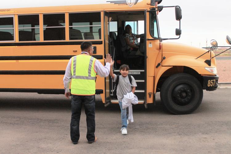 Leupp Elementary School First Day | Photo Galleries | williamsnews.com