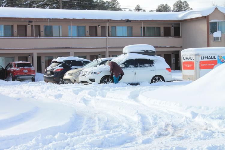 Williams digs out after storm drops two feet of snow | News | williamsnews.com