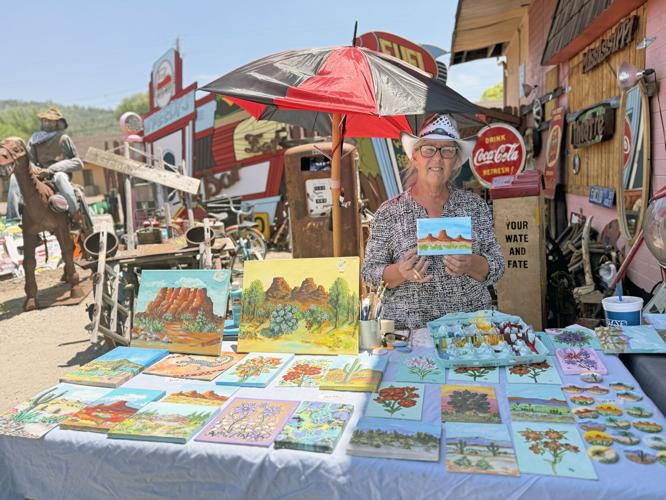 Local artist Donna Hovet gets kicks from Route 66 tourists | Features ...
