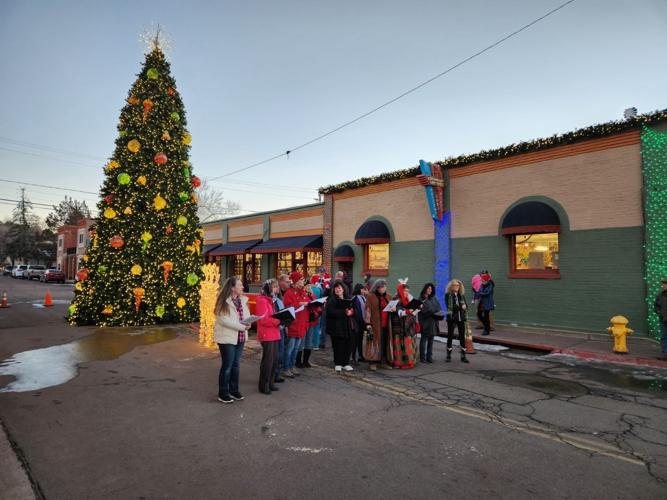 Singing in the season in downtown Williams | Photo Galleries ...