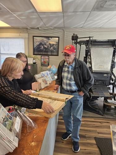 Former operator reunites with Linotype machine he used in 1969 | News ...