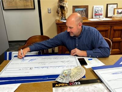 APS donates to high achieving students at Ash Fork schools | Sports ...