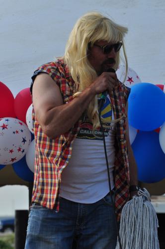Joe Dirt pageant draws crowd | Local News | willistonherald.com