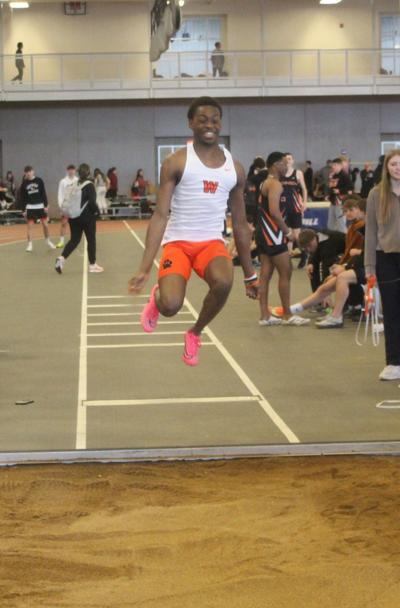 Boys compete at Indoor Invite | Prep Sports | willistonherald.com
