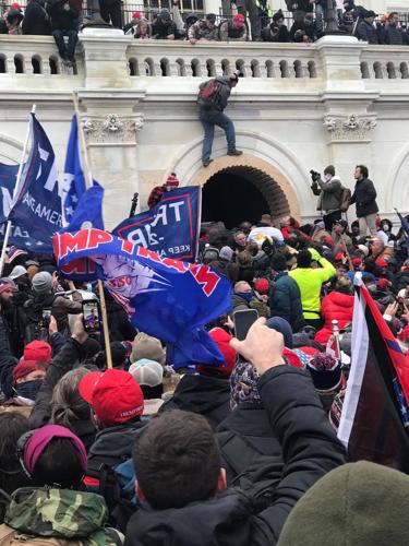 Man who took selfie inside U.S. Capitol during riots facing charges ...