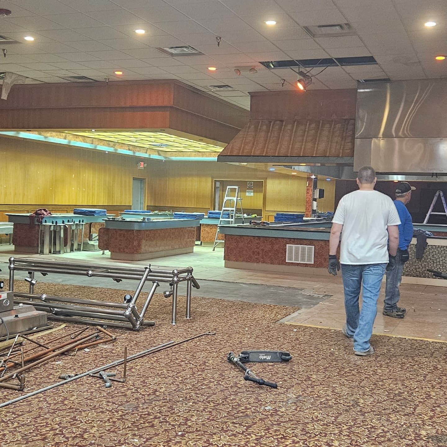 Couple turning abandoned spot in Uptown Willmar Mall into mini-golf ...