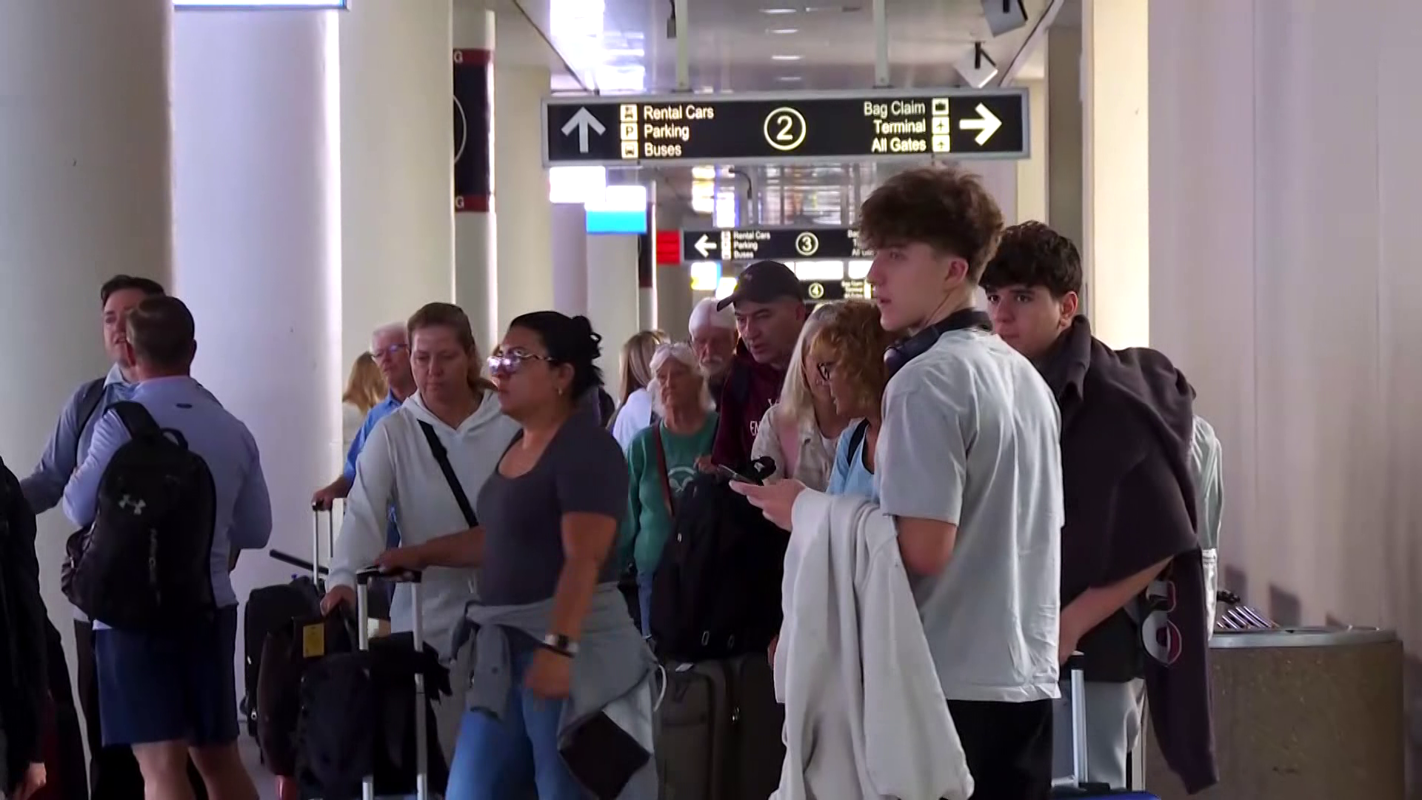 Southwest Florida TSA workers unpaid as federal shutdown continues | Lee County | winknews.com