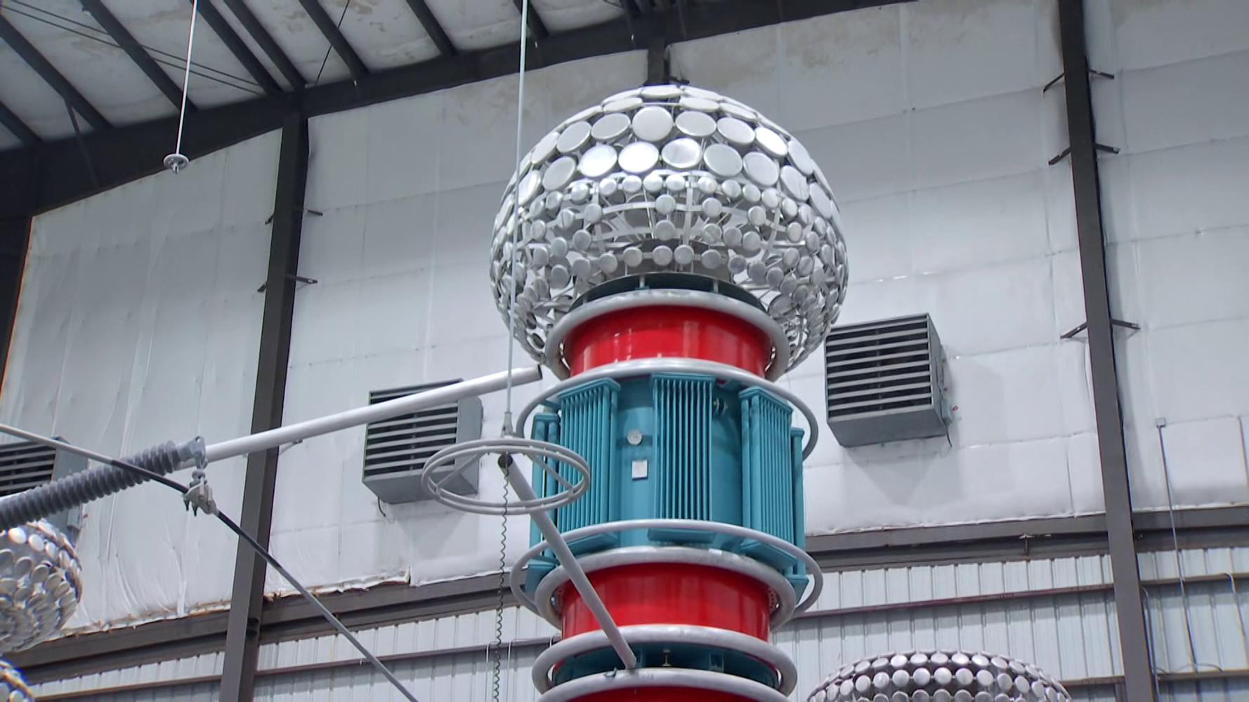 Florida's FPL lab preps for storms man-made lightning tests | Weather ...