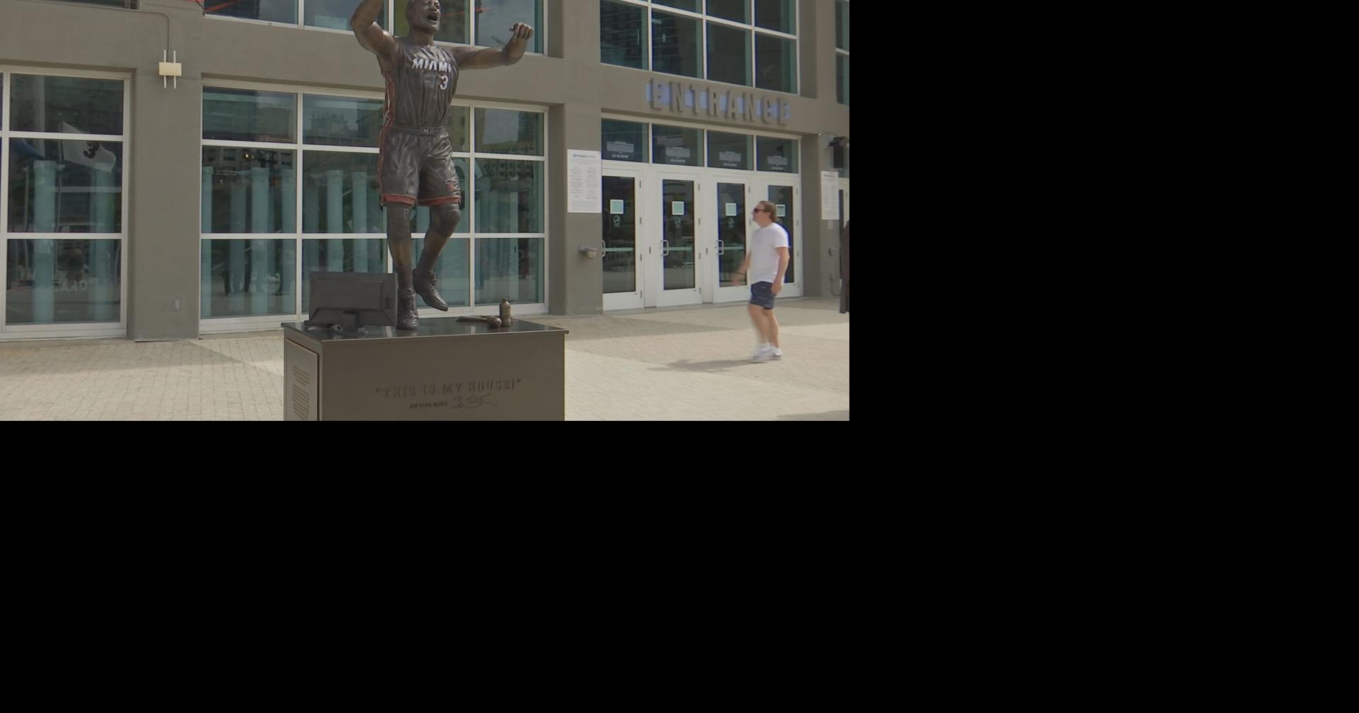 Miami Heat honor Dwyane Wade with statue | National | winknews.com