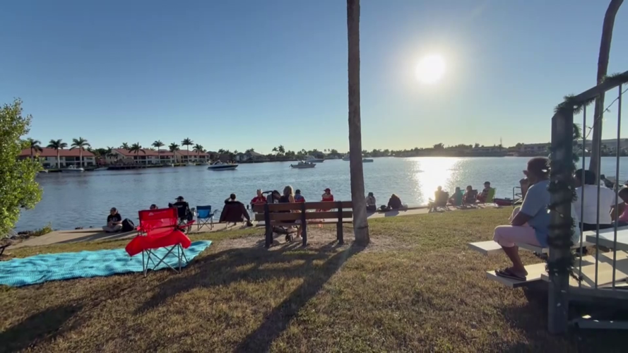 Cape Coral's beloved boat parade lights up Bimini Basin | Lee County ...