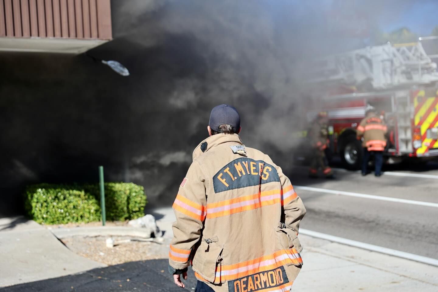 Caught on Camera: Fort Myers firefighters combat structure blaze at ...
