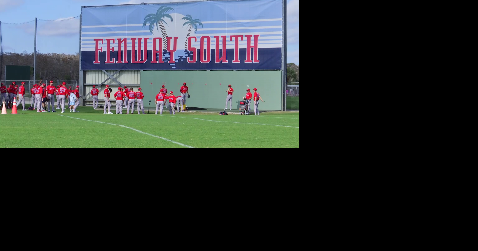 Fans swarm JetBlue Park for Red Sox's first full squad workout of 2026 ...