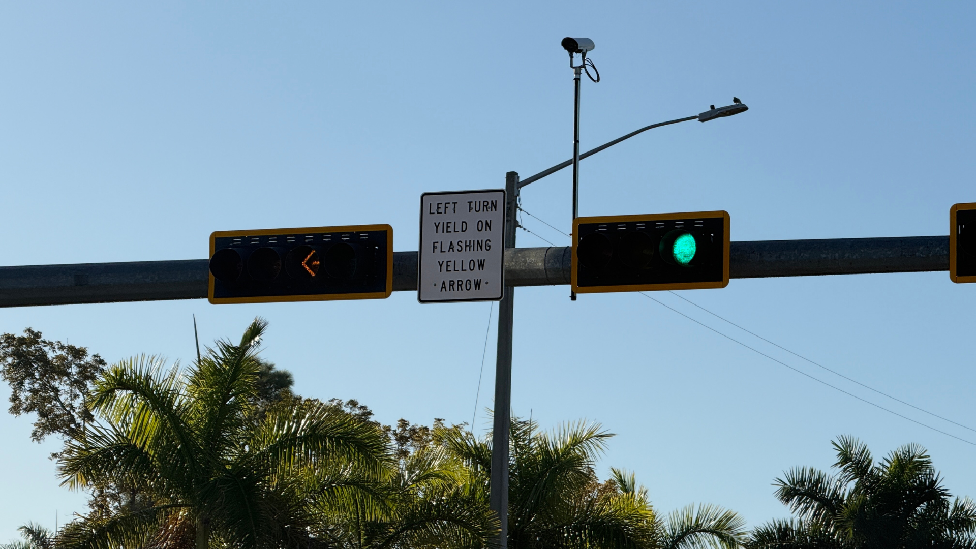 Fort Myers drivers question safety of new yellow arrows on U.S. 41 ...