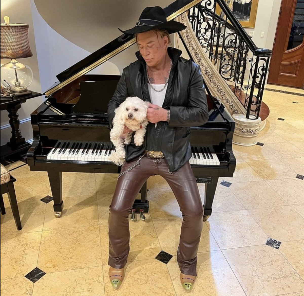 Mickey Rourke gives up firearm amid eviction dispute | Entertainment ...